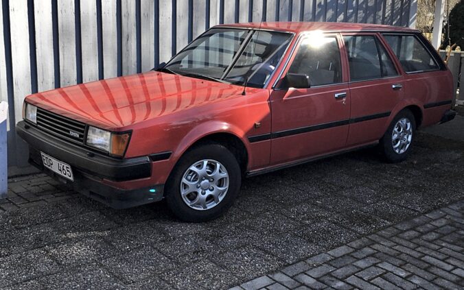 Carina TA60 Station Wagon with an interesting front spoiler - Carina ...